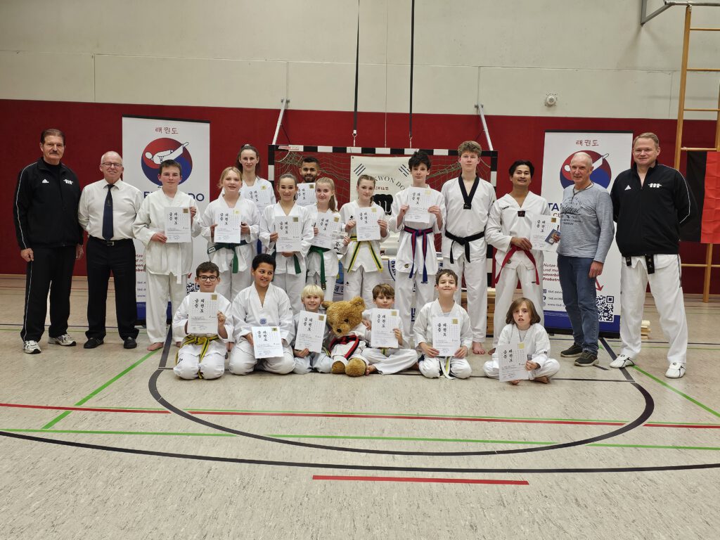 Erfolgreiche 2. Kup-Prüfung 2023 - Taekwondo Club Alsdorf e.V